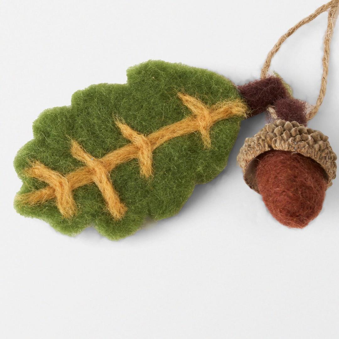 Sass & Belle Woodland Acorn & Leaf Felt Decoration | Size 4 x 2 x 12