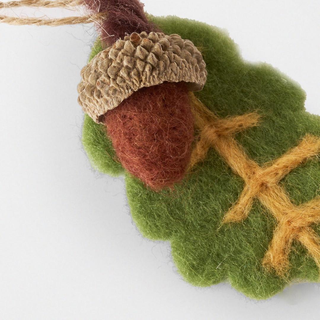 Sass & Belle Woodland Acorn & Leaf Felt Decoration | Size 4 x 2 x 12