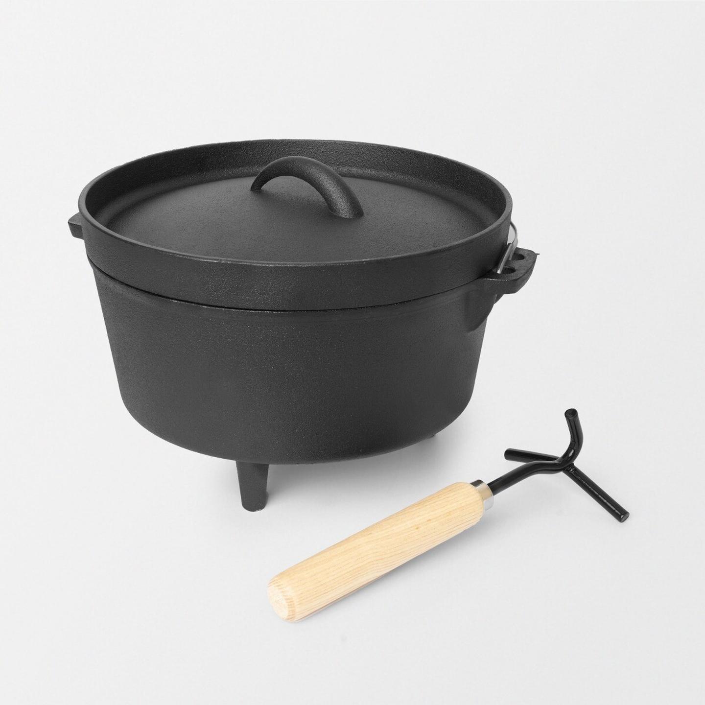 Cast Iron Fire Cooking Pot / Dutch Oven | Scout Store