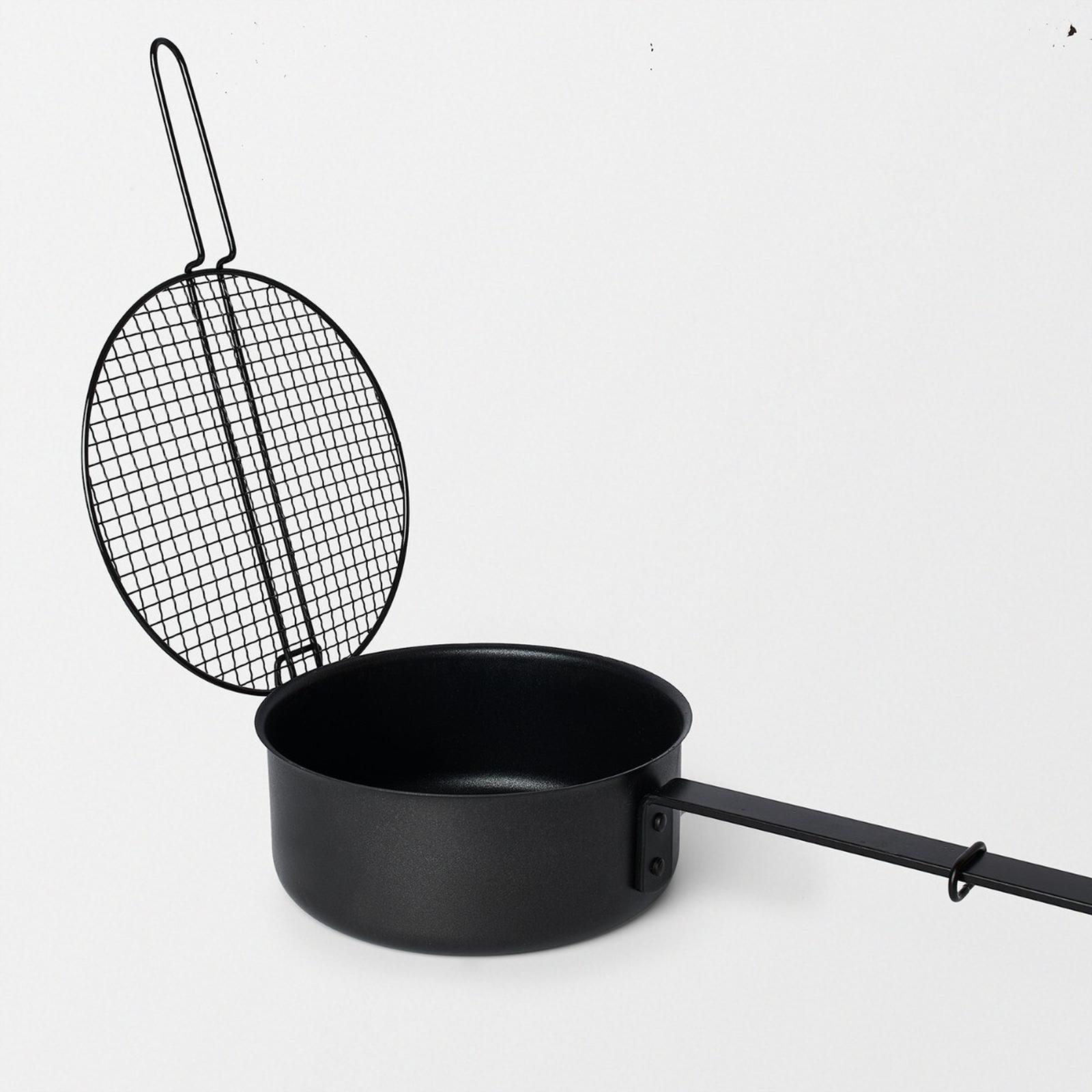Long Handled Popcorn Pan with Grid | 18.2 x 69.5 x 7.8 cm