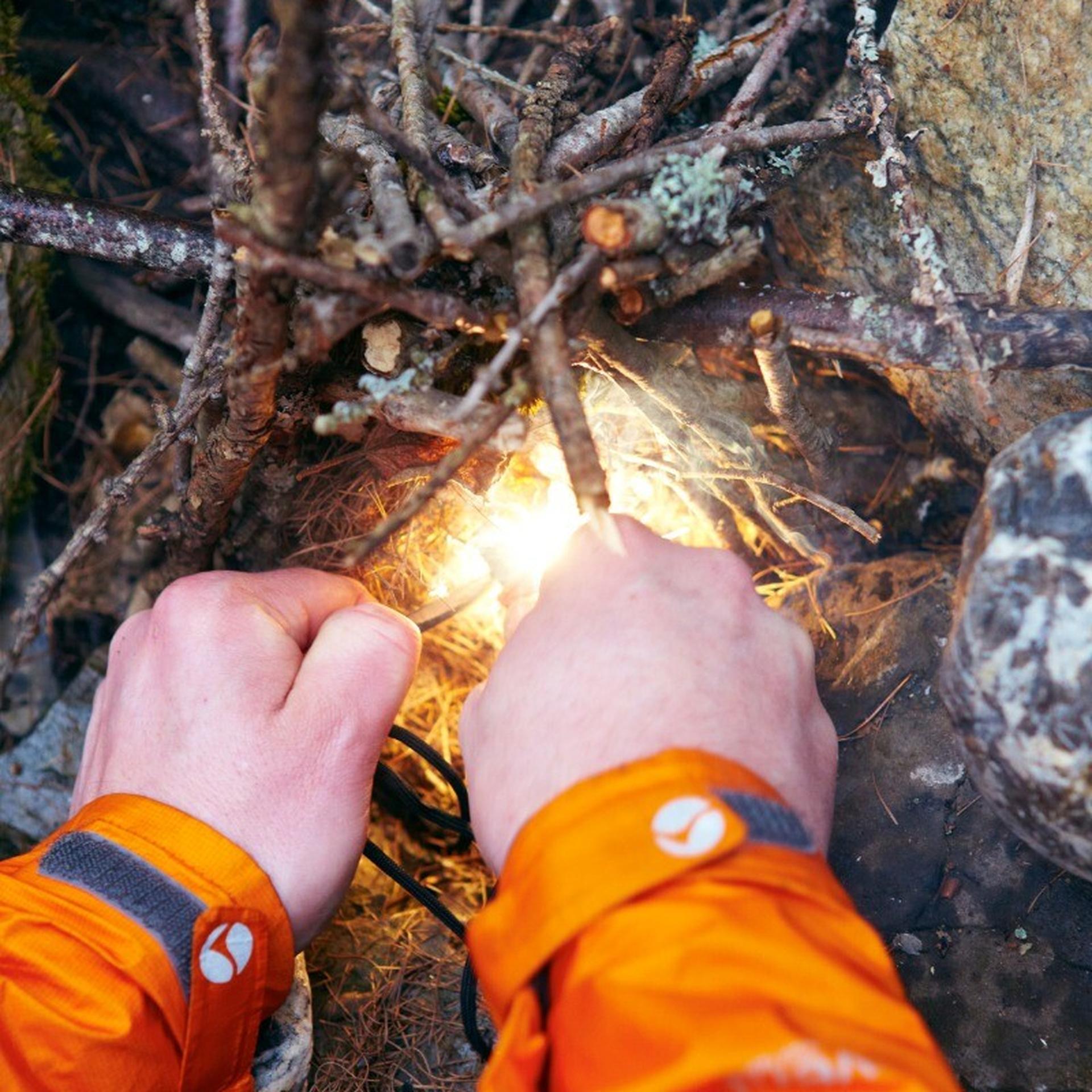 Lifesystems Dual-Action Fire Starter | 8000 Strikes